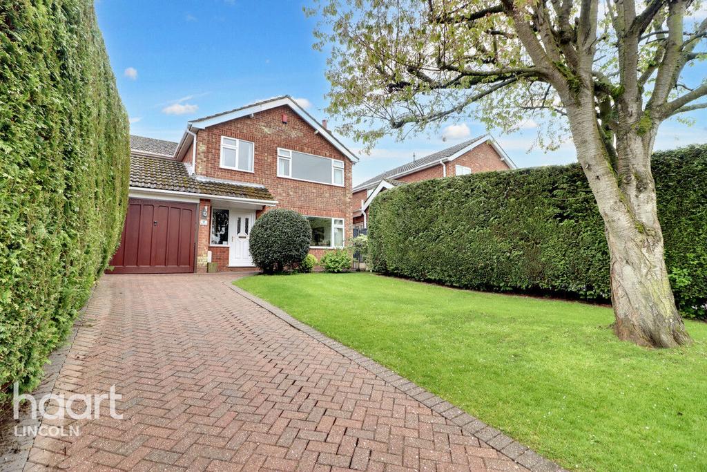 Martin Close, Heighington 4 bed detached house - £325,000