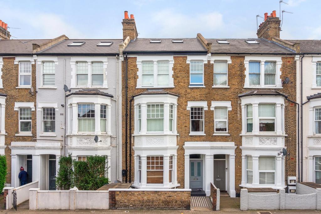 Fulham Palace Road, Fulham, London, SW6. 2 bed flat - £550,000