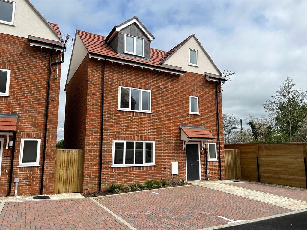 Padworth, Reading RG7 4 bed detached house for sale - £495,000