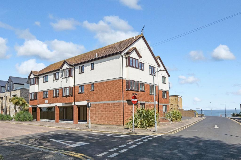 Beach Court, Rampart Street... 2 bed apartment - £240,000