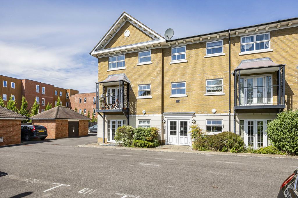 Reliance Way, Oxford, OX4 2 bed apartment - £325,000