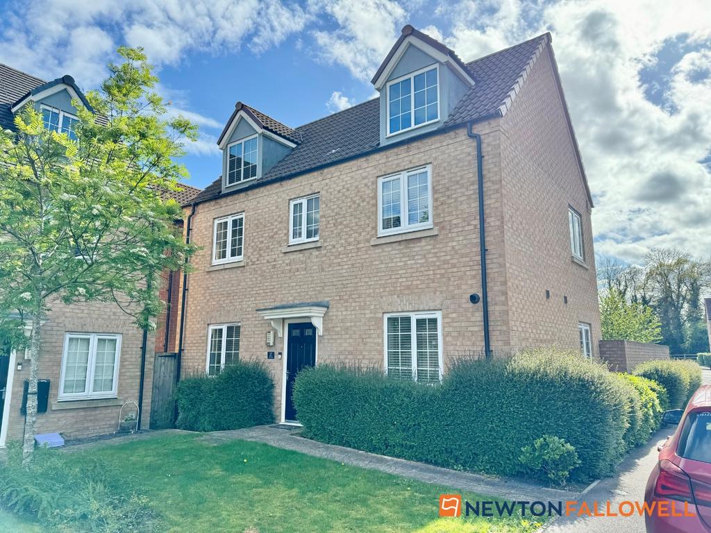 Lavender Way, Newark NG24 3 bed detached house - £220,000