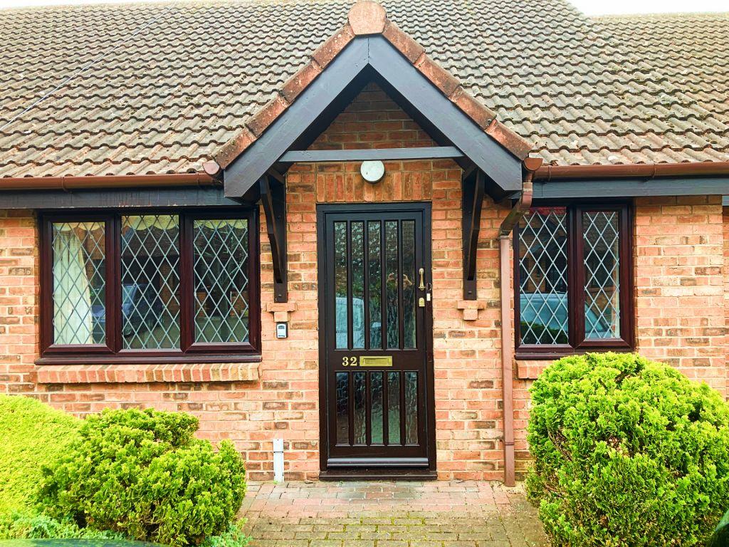 Windmill Close, Worcester, WR1 2 bed semi-detached bungalow for sale ...