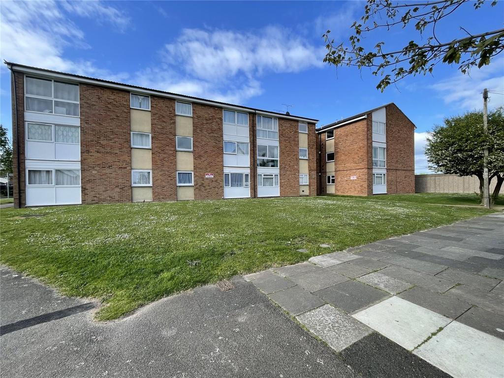 Colne Court, East Tilbury, Essex, RM18 2 bed apartment for sale - £180,000