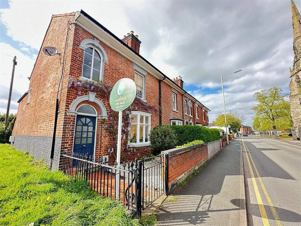 Lichfield Street, Rugeley, WS15 2EH 3 bed end of terrace house - £265,000