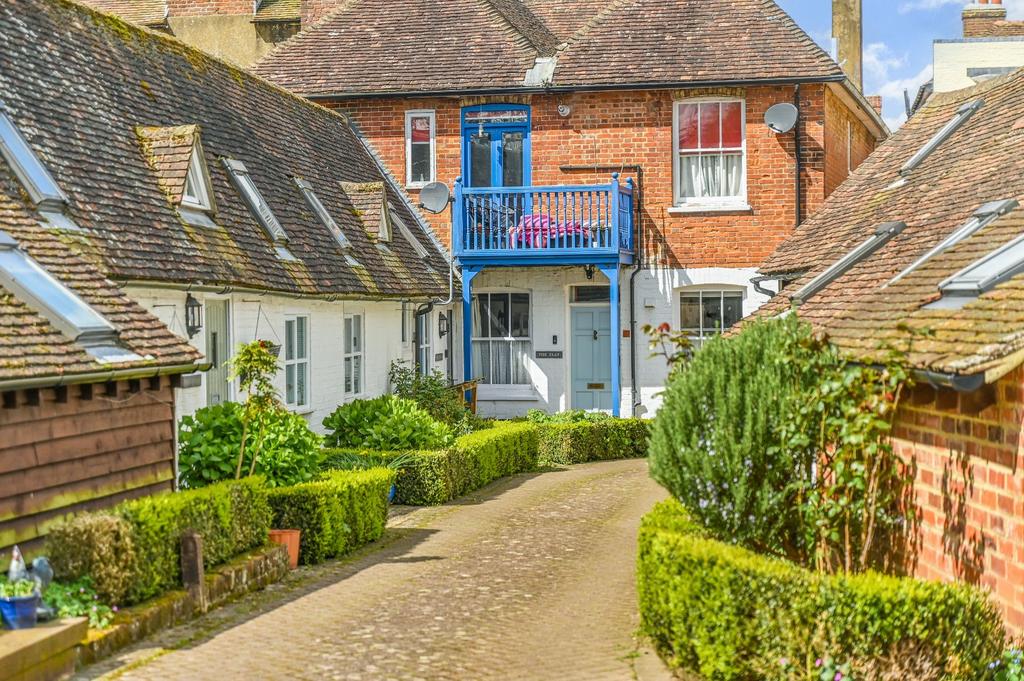 Church Street, Wye, Kent, TN25 1 bed apartment - £240,000