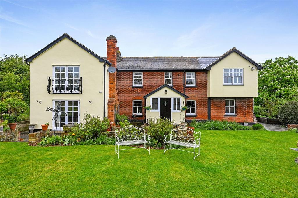 Buckhatch Lane, Rettendon Common... 4 bed detached house to rent - £ ...