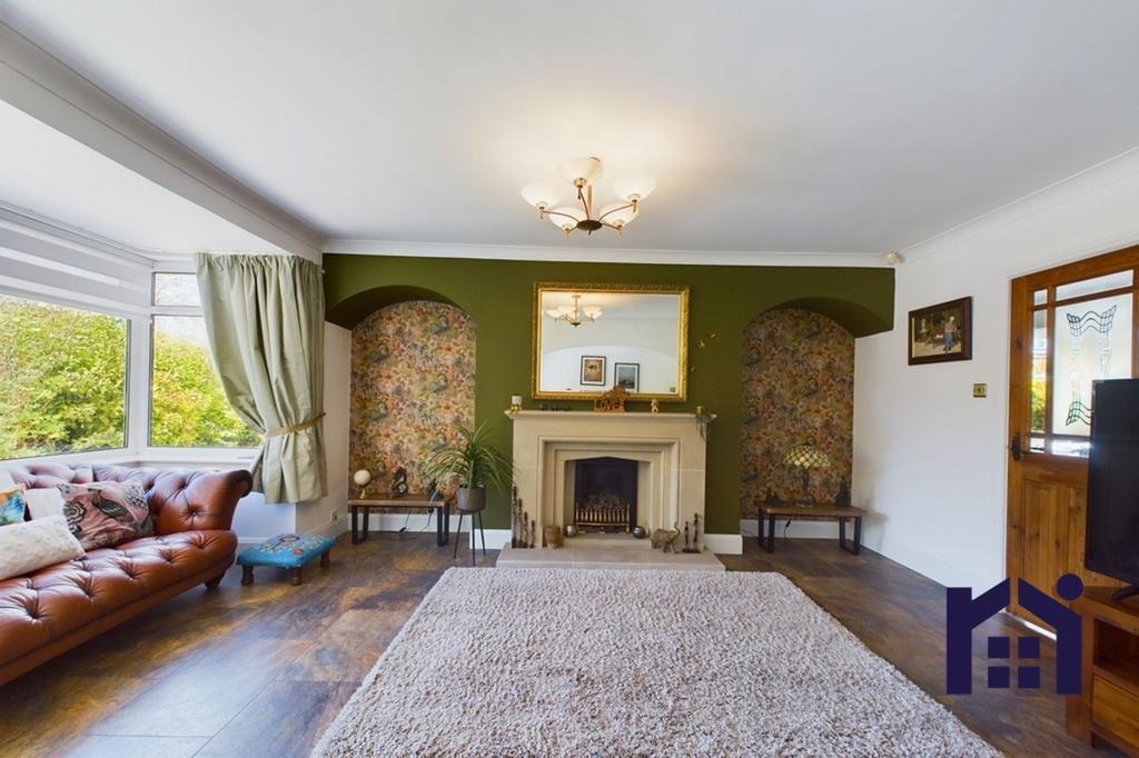 Wigan Road, Leyland, PR25 5SD 3 bed semi-detached bungalow - £375,000