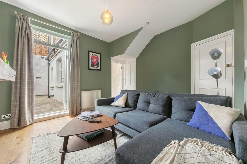 Arlingford Road, SW2 1 bed flat - £425,000