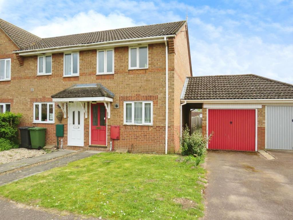 Bluebell Close, Thetford IP24 2 bed end of terrace house - £190,000