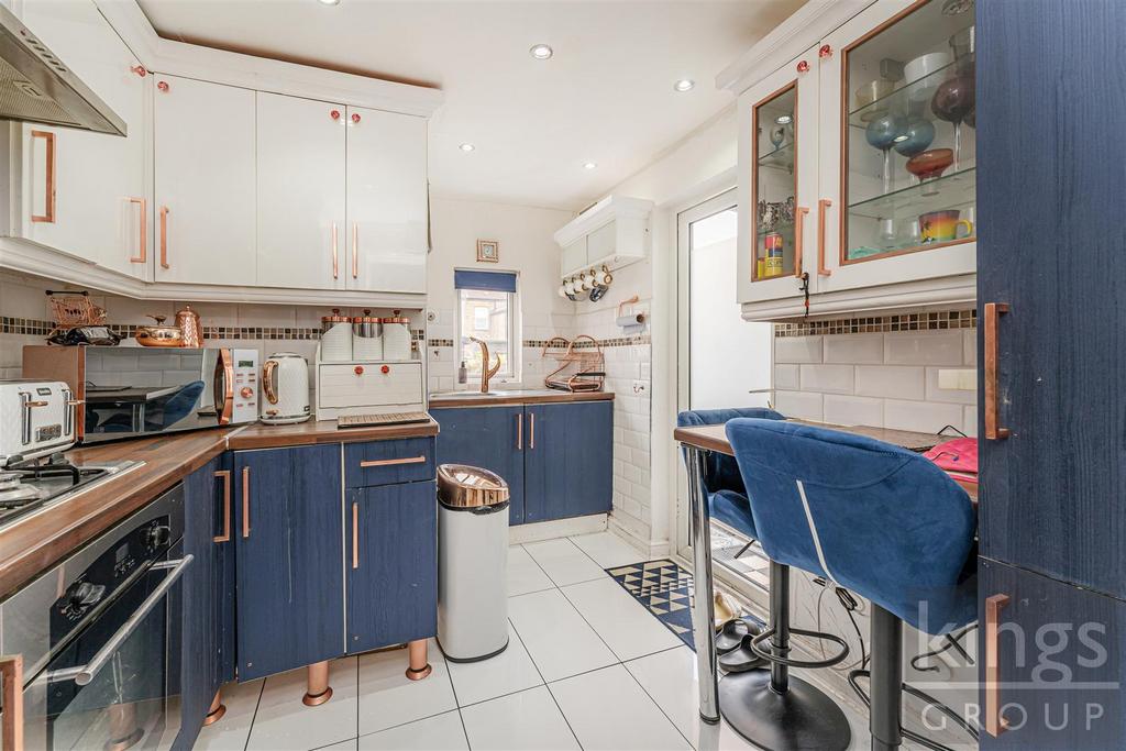 Bulwer Road, Edmonton, N18 2 bed terraced house - £425,000