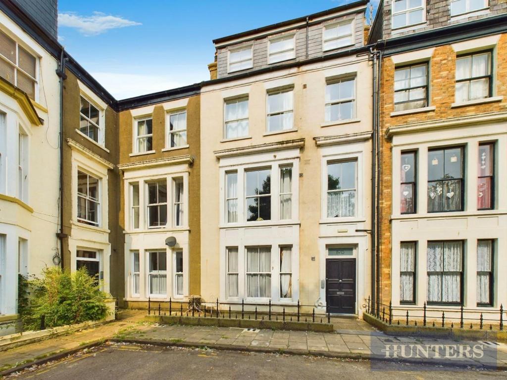 Alma Square, Scarborough 1 bed flat - £90,000