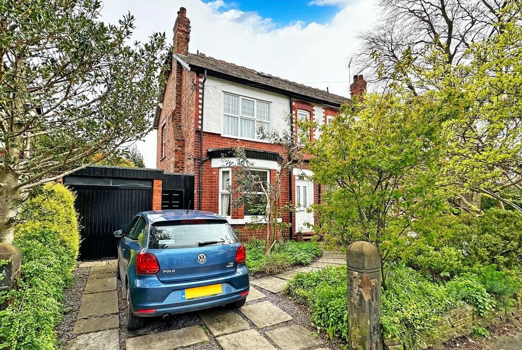 Heyes Lane, Timperley 4 bed semi-detached house - £600,000