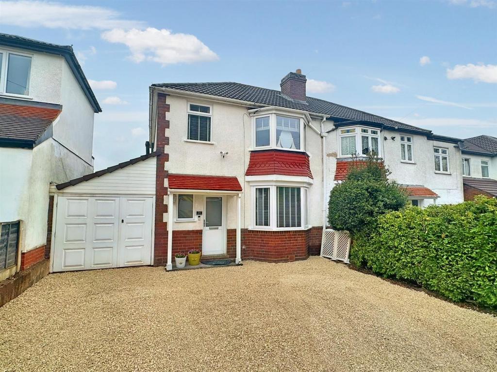 Manor Road, Streetly, Sutton Coldfield 3 bed semi-detached house - £420,000