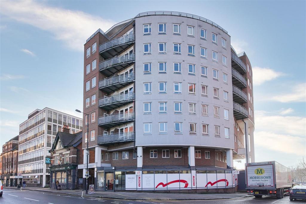 Station Road, London N22 1 bed flat - £260,000