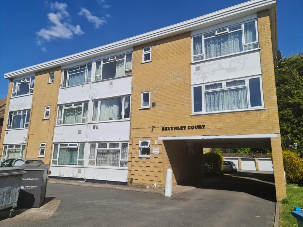Wellington Road South, Hounslow TW4 Studio - £1,100 pcm (£254 pw)