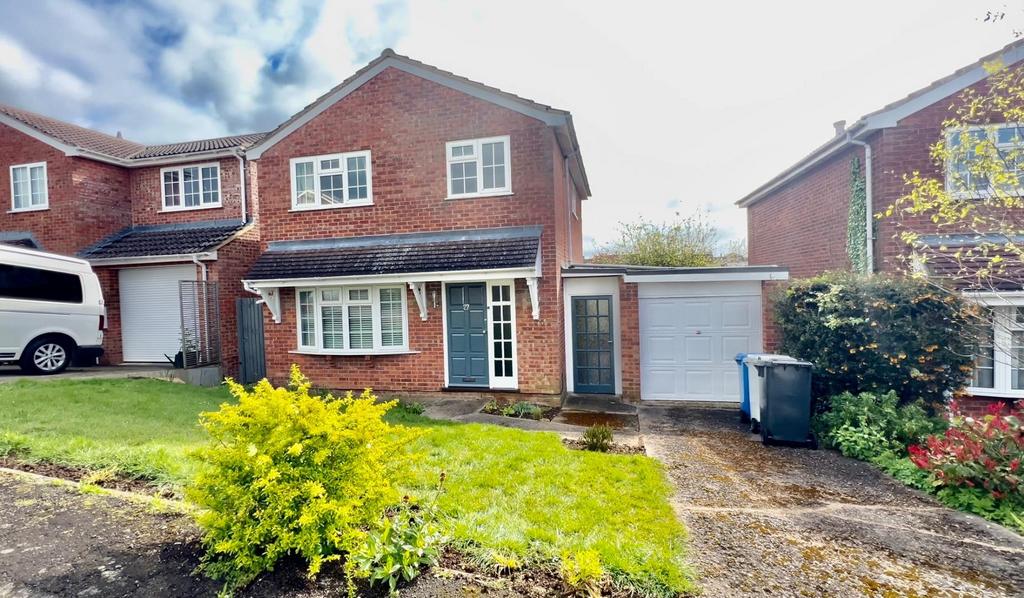 NO CHAIN - Nelson Drive Rothwell... 3 bed detached house - £250,000