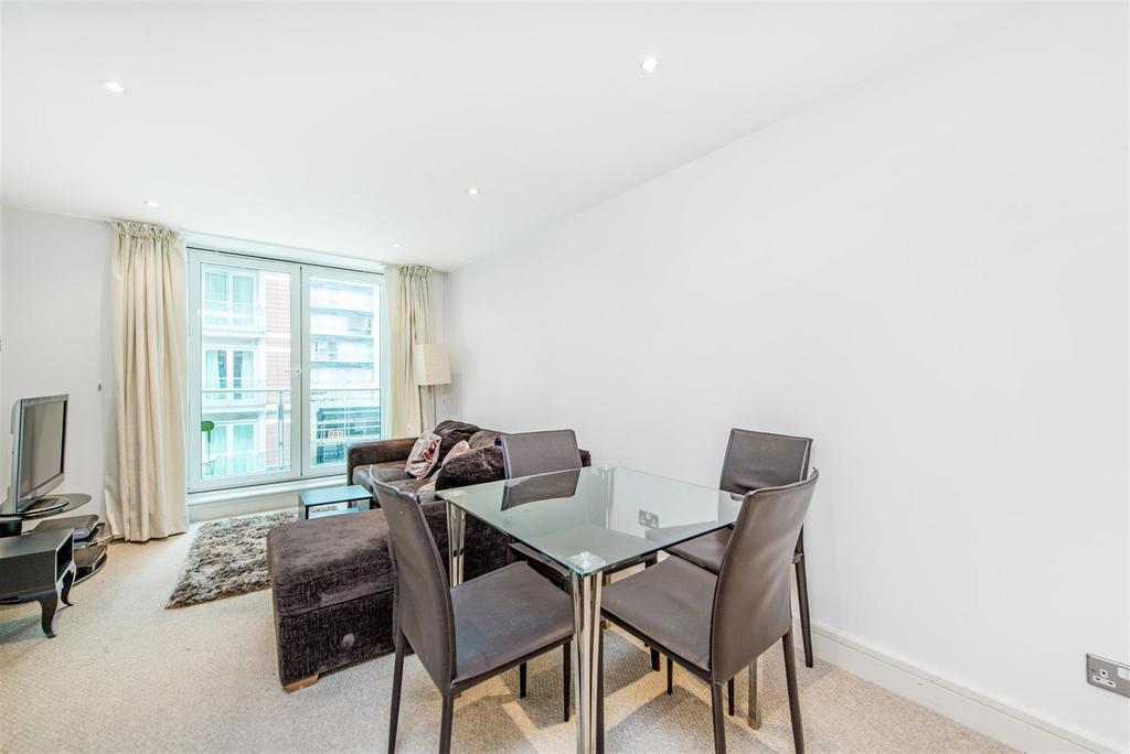 9 Albert Embankment, Vauxhall, London... 2 bed flat - £2,492 pcm (£575 pw)