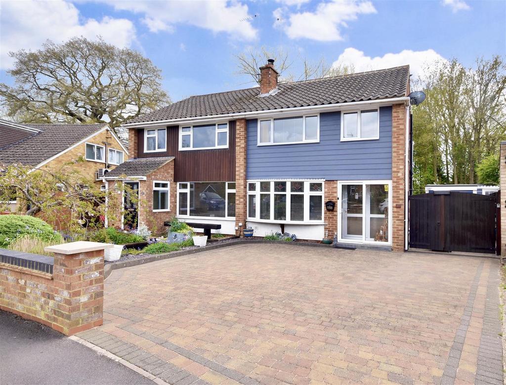 The Paddocks, Linslade, LU7 2SX 3 bed semi-detached house - £475,000