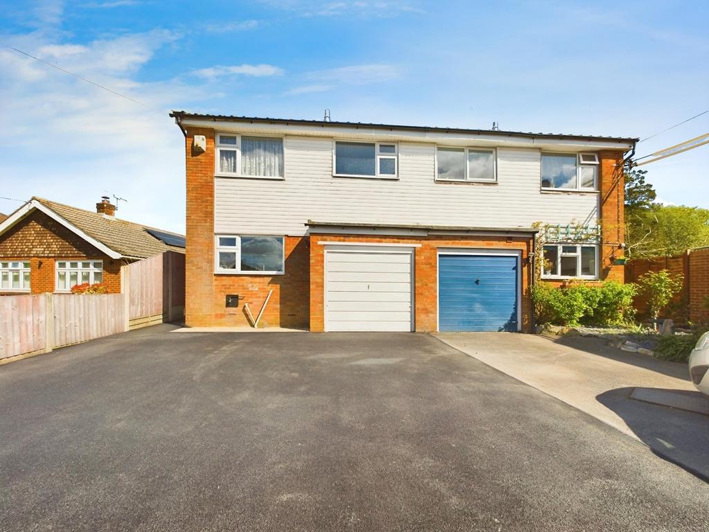 Pound Road, Southampton SO31 3 bed semi-detached house for sale - £340,000