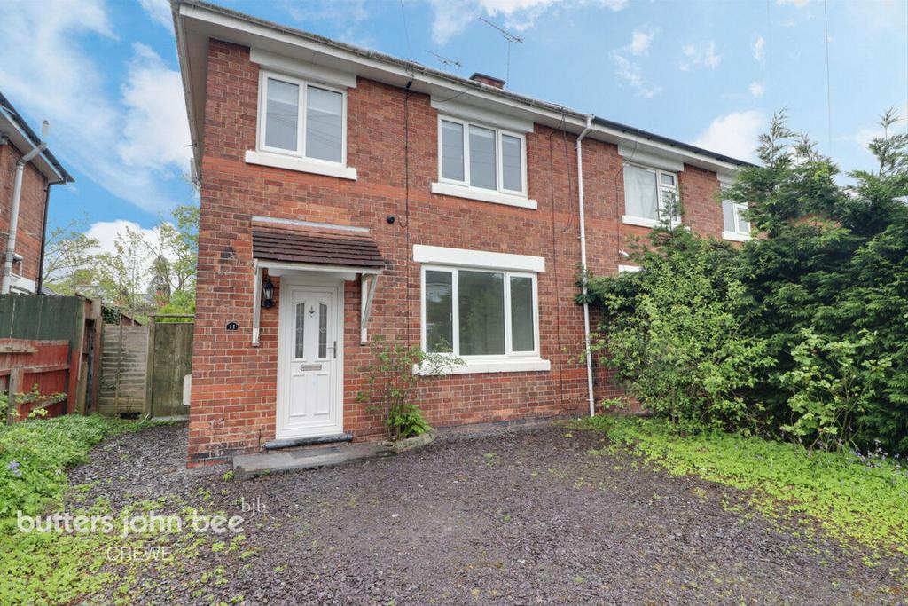 White Avenue, Crewe 3 bed semi-detached house for sale - £160,000