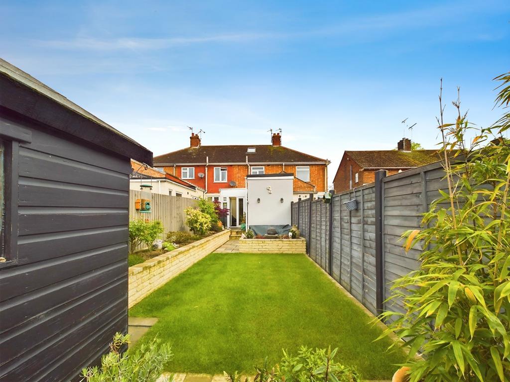 Oxney Road, Eastfield, Peterborough, PE1 3 bed terraced house - £225,000