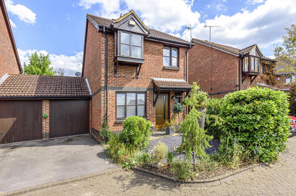 Shetland Close, Guildford GU4 4 bed link detached house for sale - £550,000