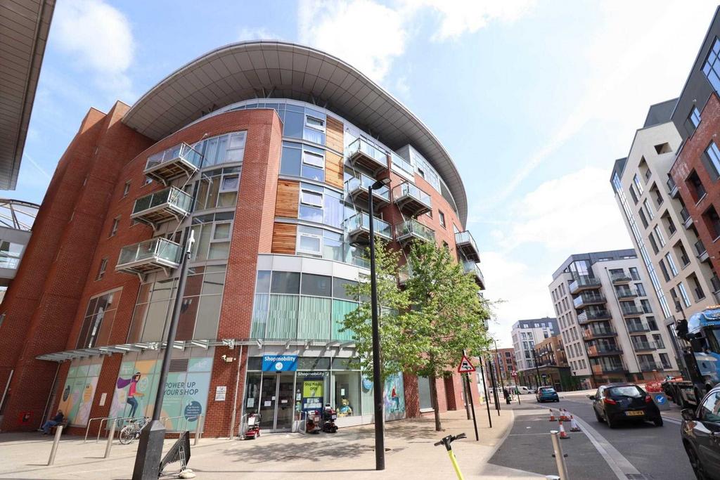 Eden Apartments, High Wycombe HP11 1 bed apartment - £1,000 pcm (£231 pw)