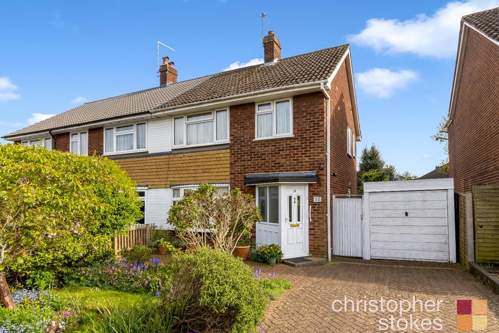 Field Way, Hoddesdon, Hertfordshire... 3 bed semi-detached house - £450,000