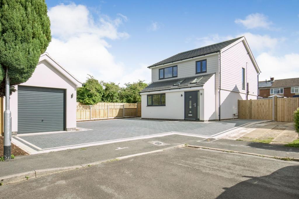 St. Annes Close, Woodbridge 4 bed detached house - £500,000