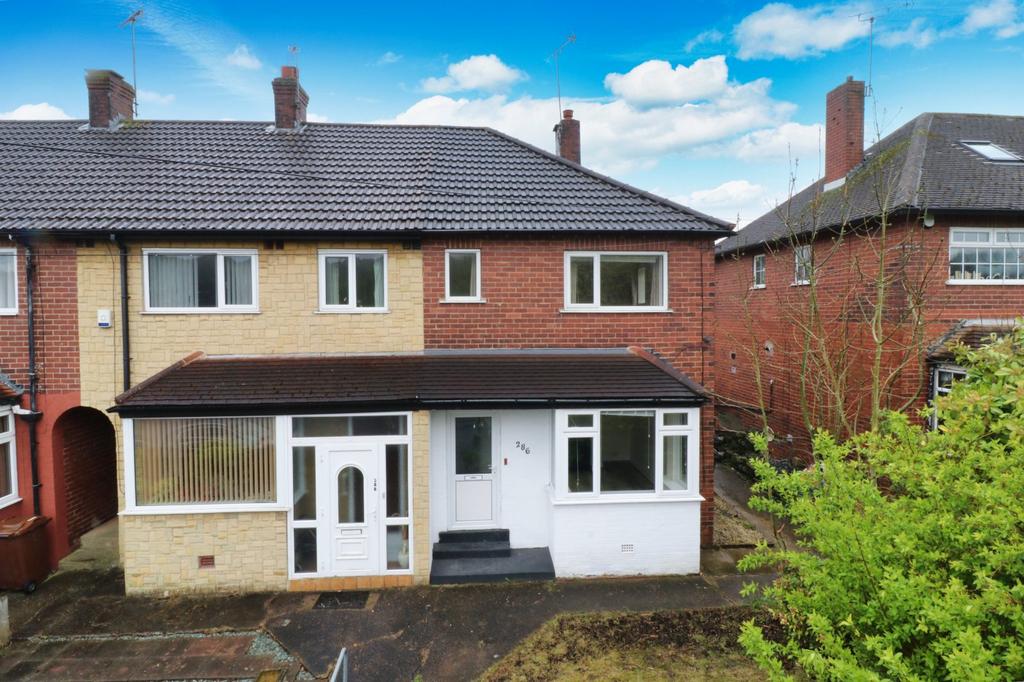 Low Lane, Horsforth, Leeds, West... 2 bed terraced house - £210,000
