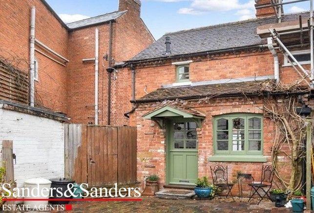 Birch Abbey, Alcester, B49 2 bed cottage - £195,000