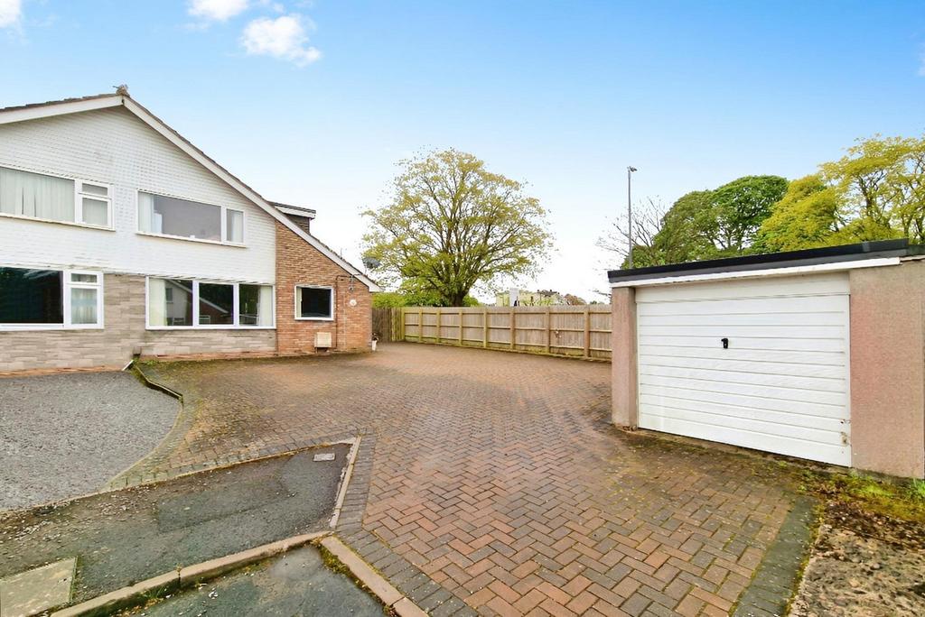 Meadowside, Thornbury, BS35 3 bed semi-detached house - £365,000