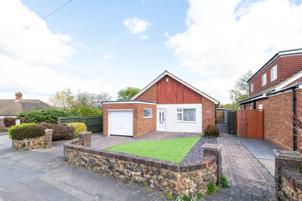 Cerne Road, Gravesend, Kent, DA12 2 bed bungalow - £375,000