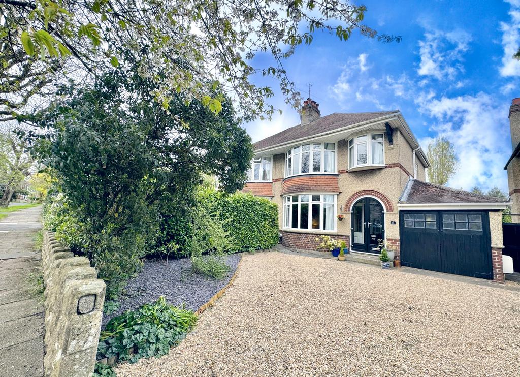 Lakeside, Swindon SN3 3 bed semi-detached house - £475,000