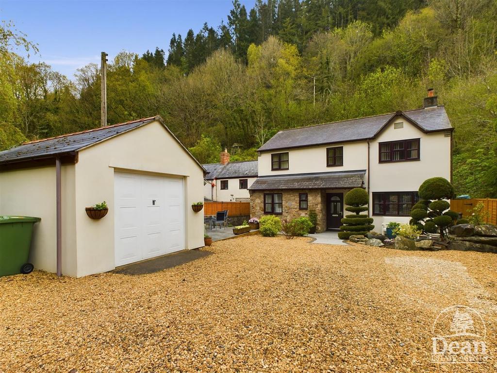 Upper Lydbrook, Lydbrook 3 bed detached house for sale - £465,000