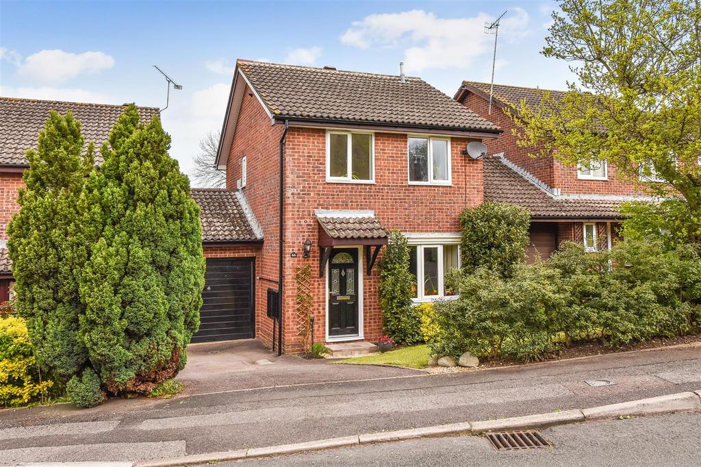 Jenner Way, Halterworth, Romsey... 3 bed link detached house - £379,950