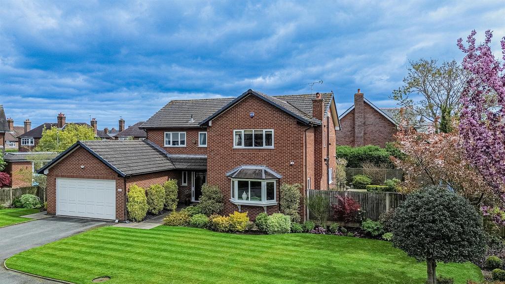 Walton Road, Warrington WA4 5 bed detached house - £850,000