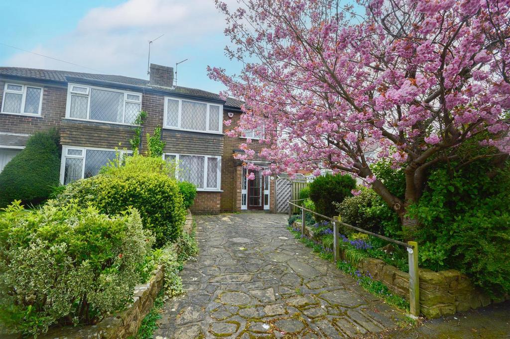 Charnock Drive, Sheffield, S12 3 bed semi-detached house - £240,000