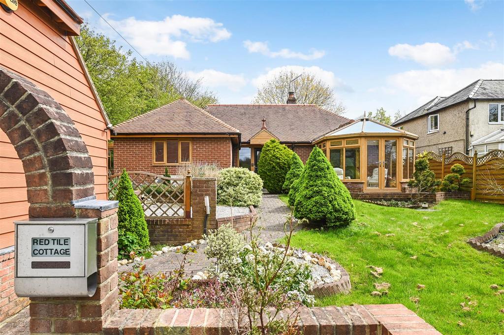 Brittens Lane, Fontwell 2 bed detached bungalow for sale - £500,000
