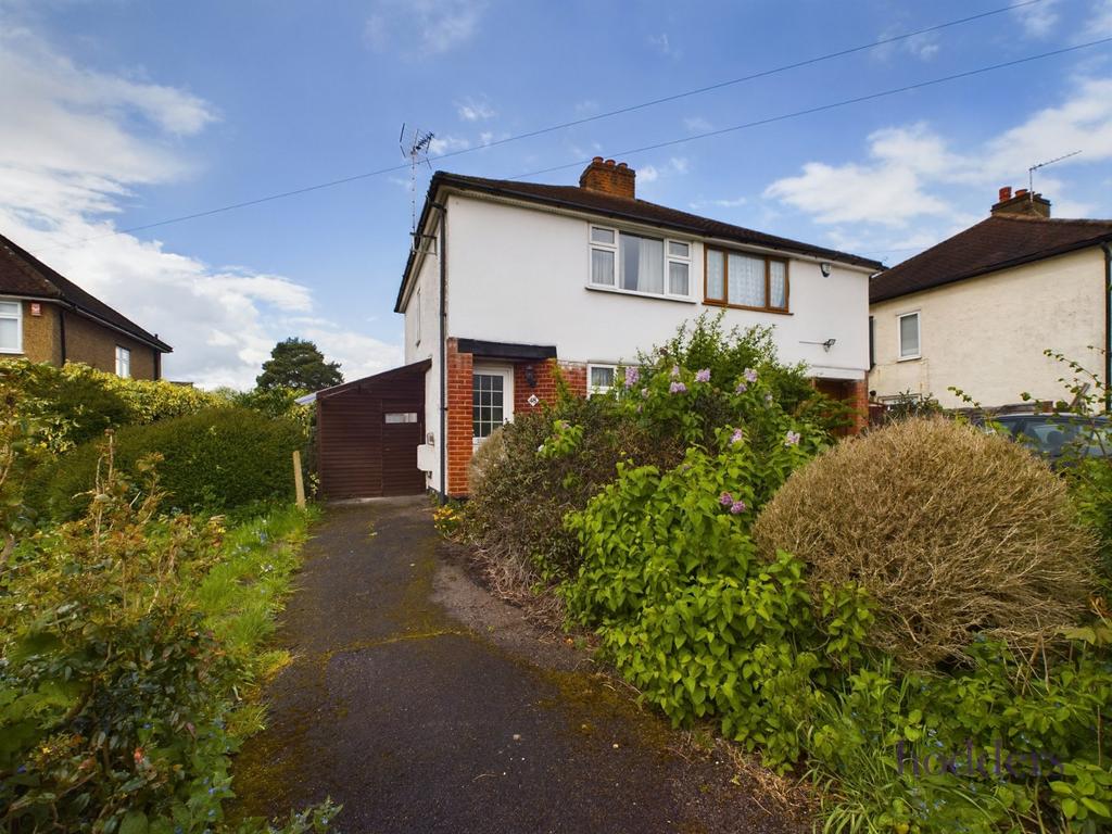 Marsh Lane, Addlestone, Surrey, KT15 2 bed semi-detached house - £375,000
