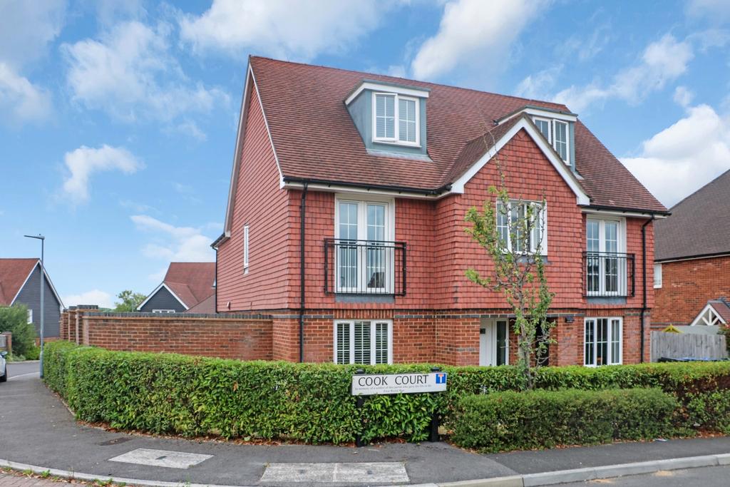 1 Cook Court, Bishopdown, Salisbury 5 bed detached house for sale - £ ...