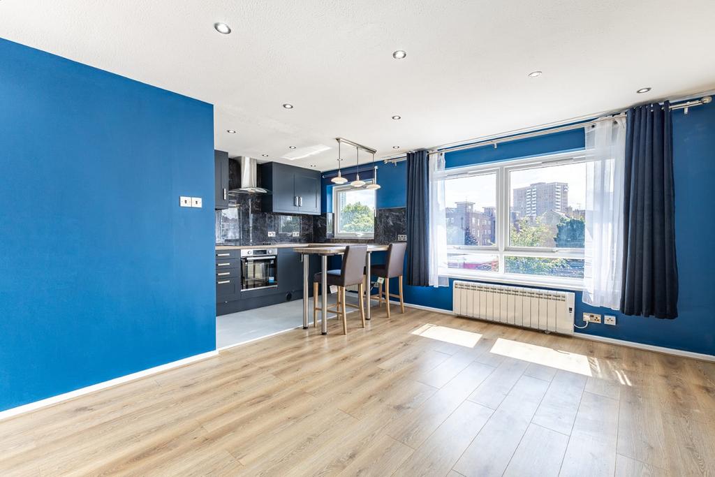Regent Square, London E3 1 bed apartment - £1,750 pcm (£404 pw)