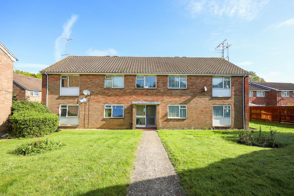 Leylands Park, Burgess Hill, RH15 2 bed ground floor flat for sale - £ ...