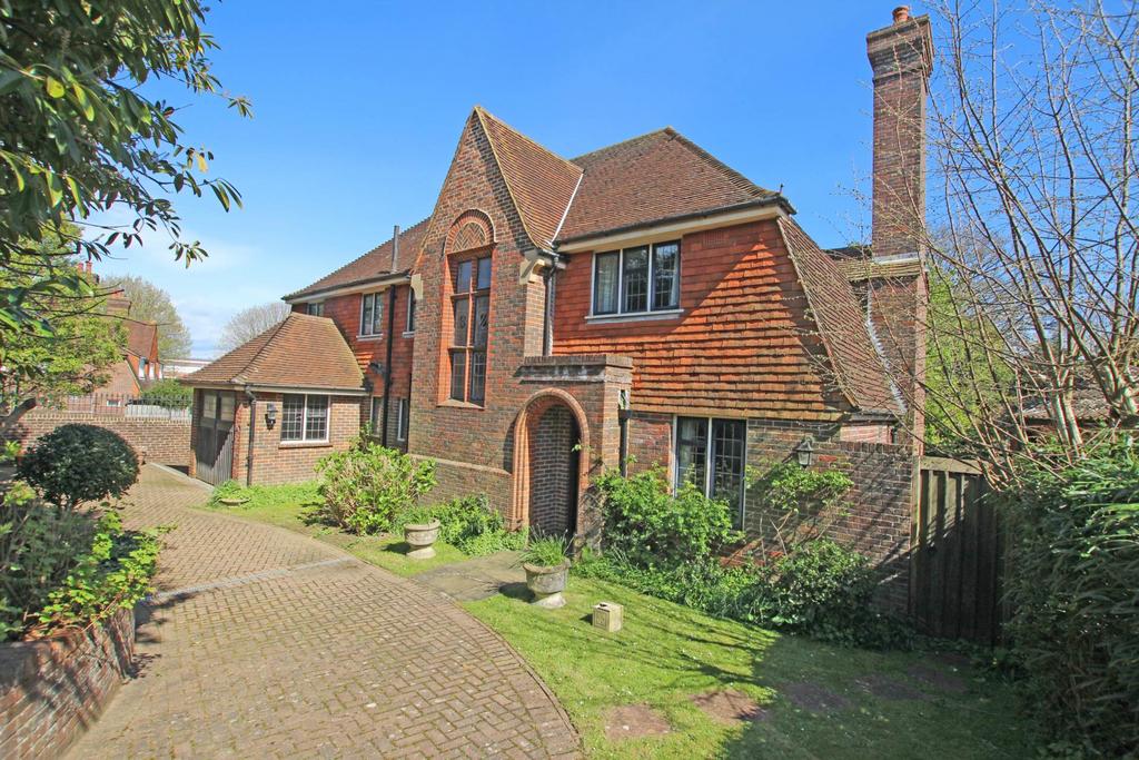 Denton Road, Eastbourne, BN20 7SS 5 bed detached house - £1,100,000