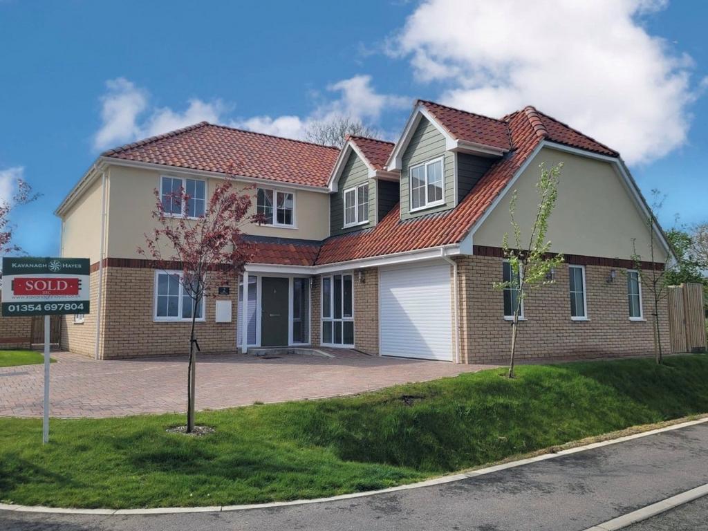 Chapel Lane, Wicken CB7 5 bed detached house for sale - £715,000