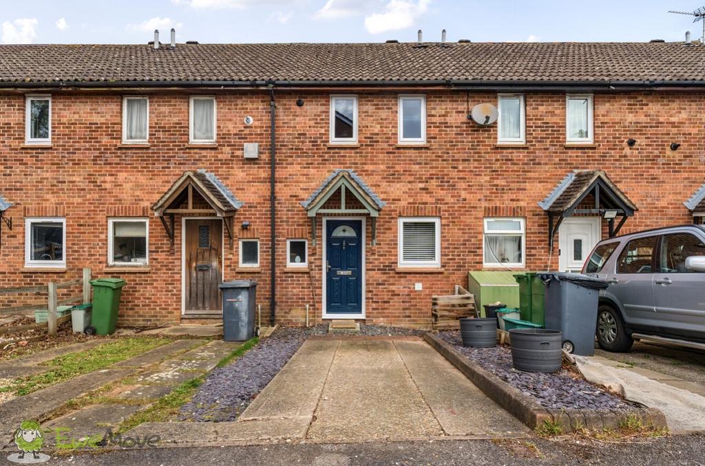 Mortimer Gardens, Tadley RG26 2 bed terraced house - £275,000