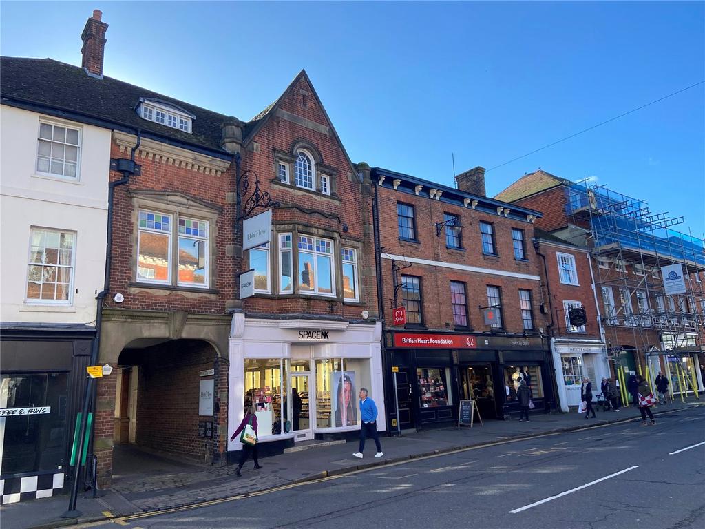West Street, Farnham, Surrey, GU9 2 bed penthouse - £1,350 pcm (£312 pw)