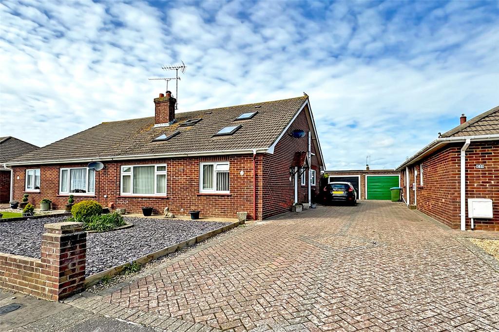 Russells Close, East Preston... 2 bed semi-detached house - £375,000