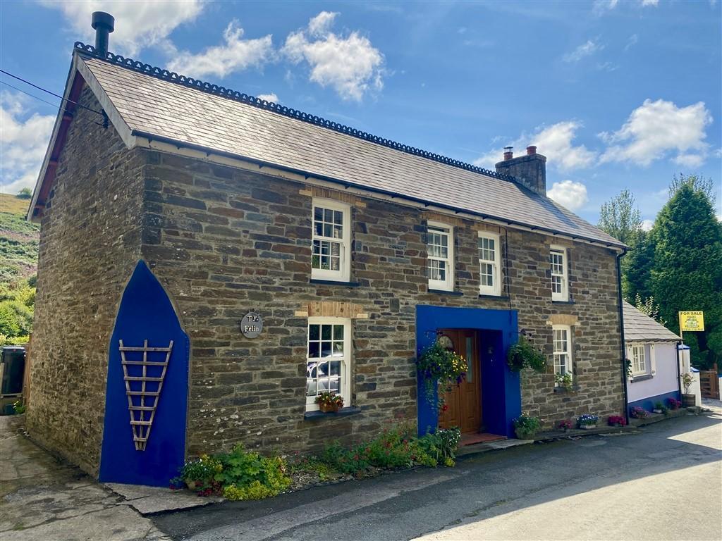 Drefelin, Drefach Felindre... 3 bed detached house - £399,999
